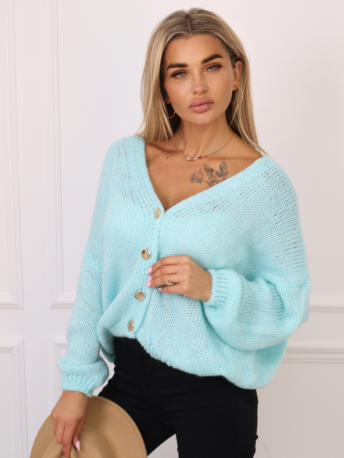 LUŹNY SWETER ZE ZŁOTYMI GUZIKAMI- TURKUSOWY - Olika
